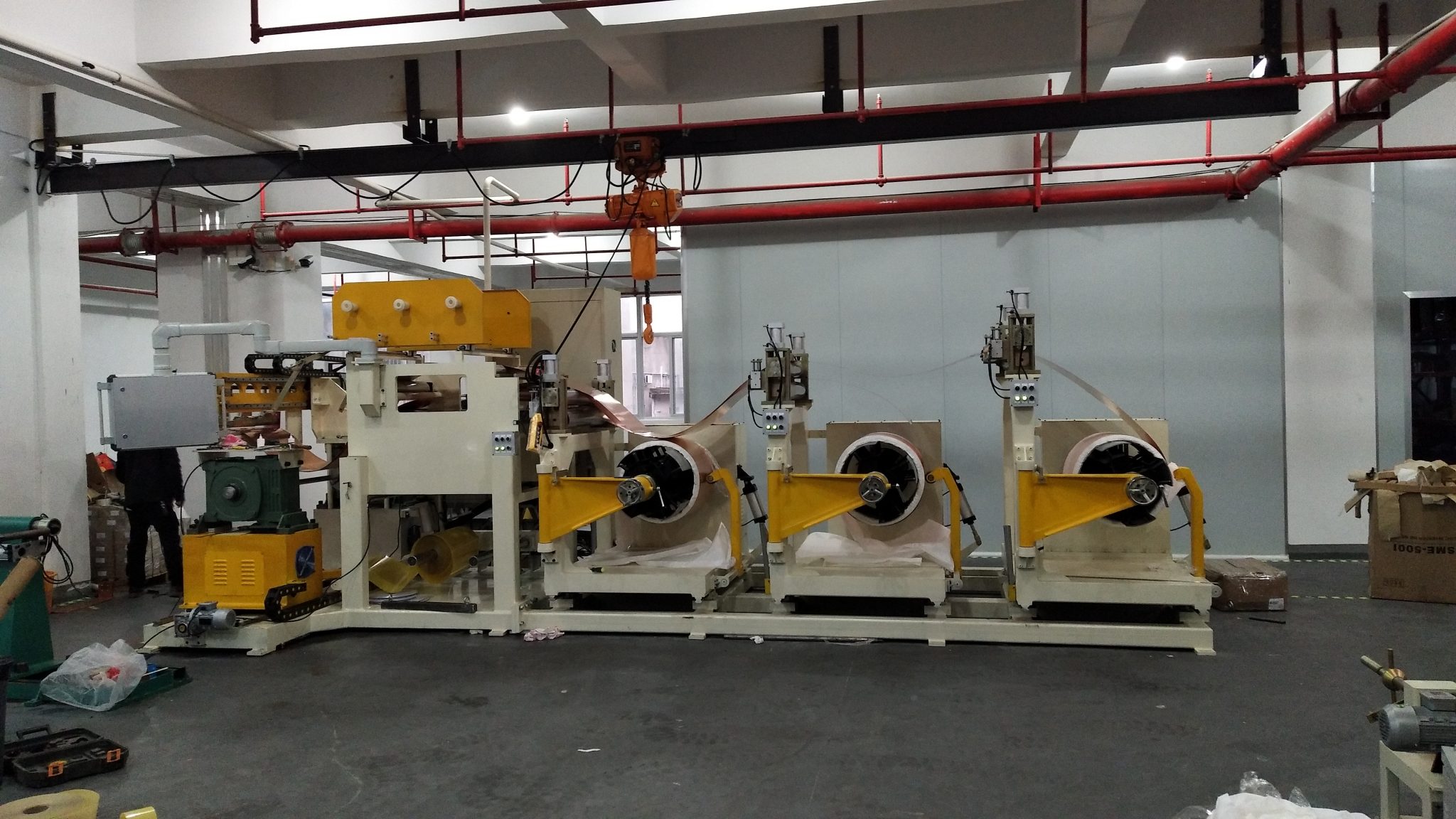 Three layer double servo aluminum foil winding machine - Volmet
